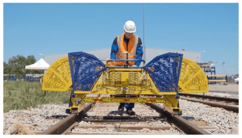 GEISMAR - HAMMERHEAD Activion Battery-Powered Rail Knocker - Key Source Rail